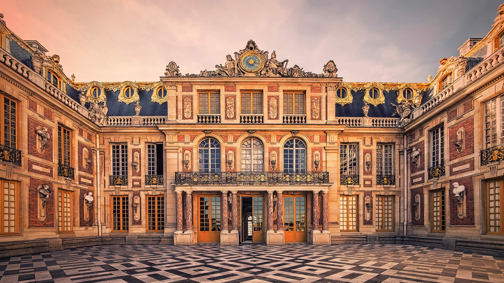 Versailles: Shuttle for Royal Travel